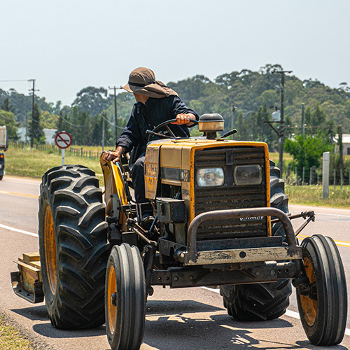 Safe Tractor Operation: Driving on Highways | Publications | AgriLife Learn